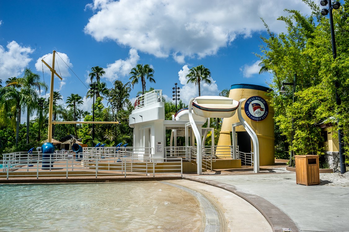 Loews Royal Pacific Resort: Pool area