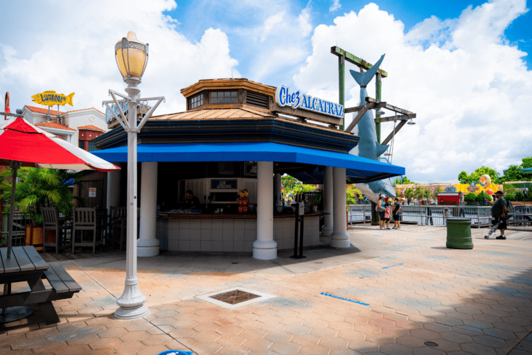 Chez Alcatraz (limited-service bar) at Universal Studios Florida ...