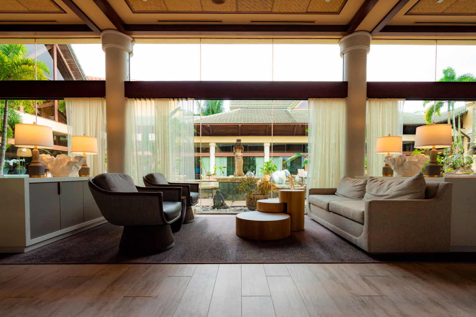 Loews Royal Pacific Resort: Public spaces