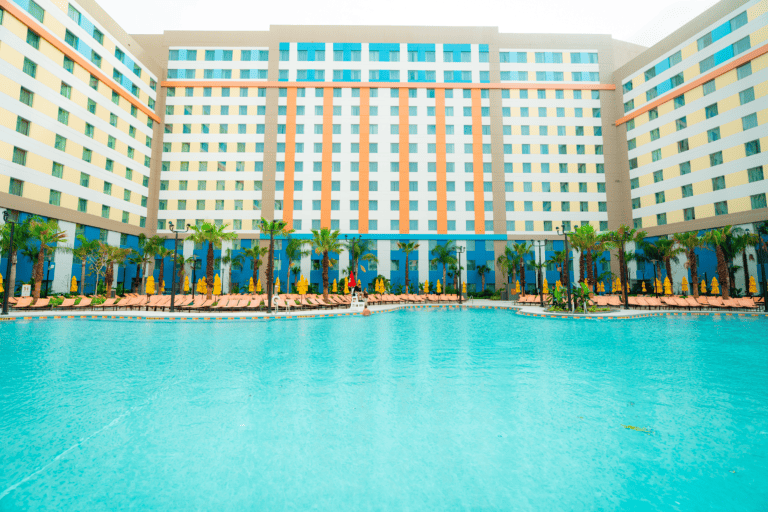 Universal Endless Summer Resort – Dockside Inn and Suites: Pool Areas ...