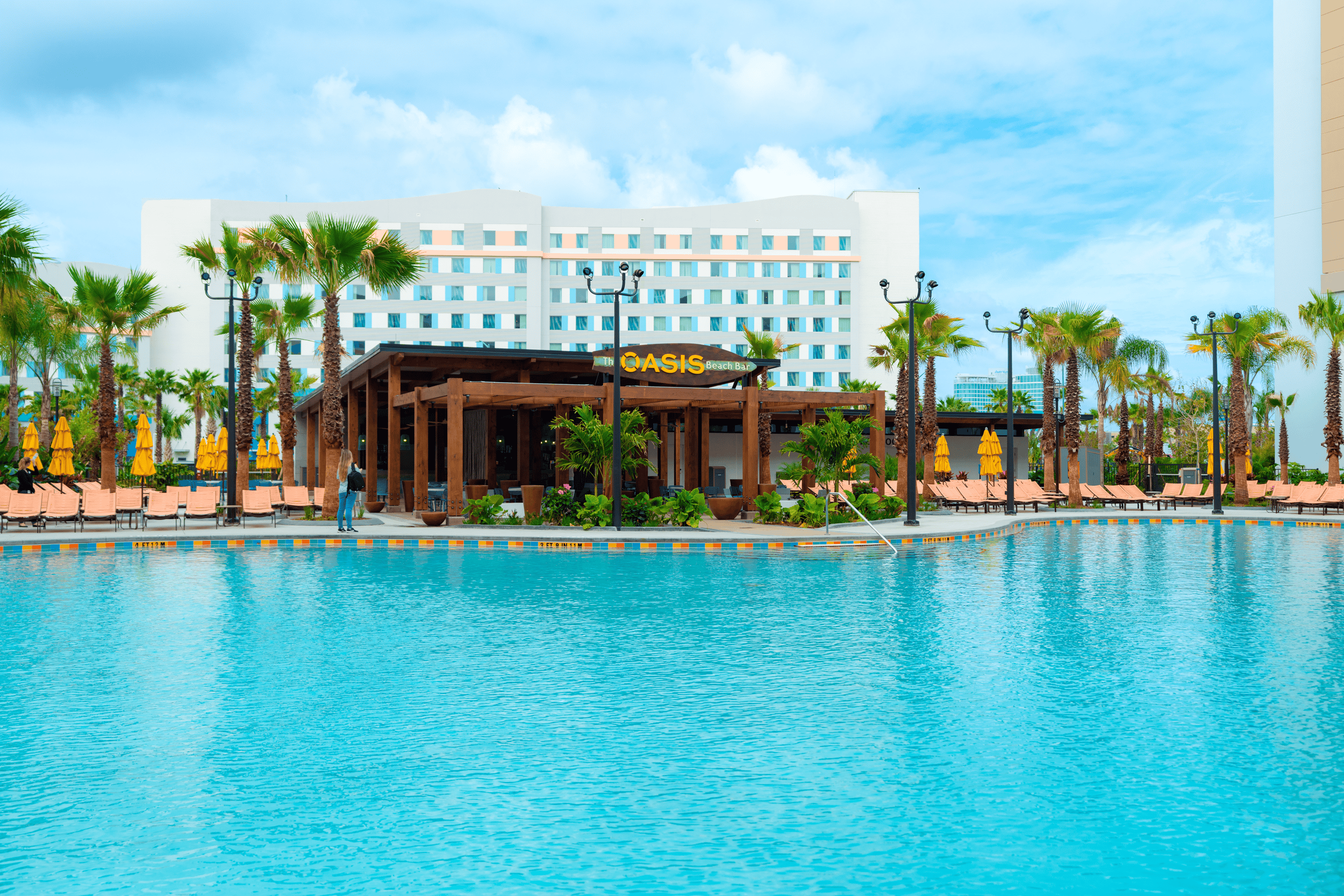 Universal Endless Summer Resort – Dockside Inn and Suites: Pool Areas ...