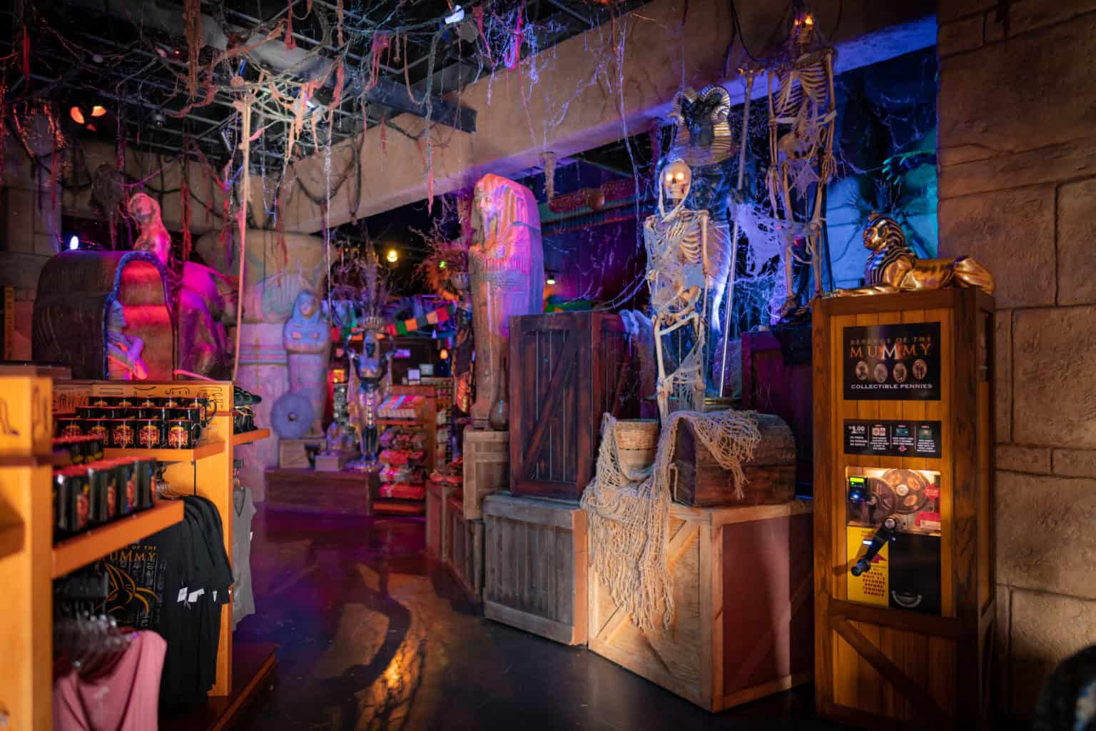 NEW Tribute Store Revealed! Universal Monsters: A Tribute to the ...