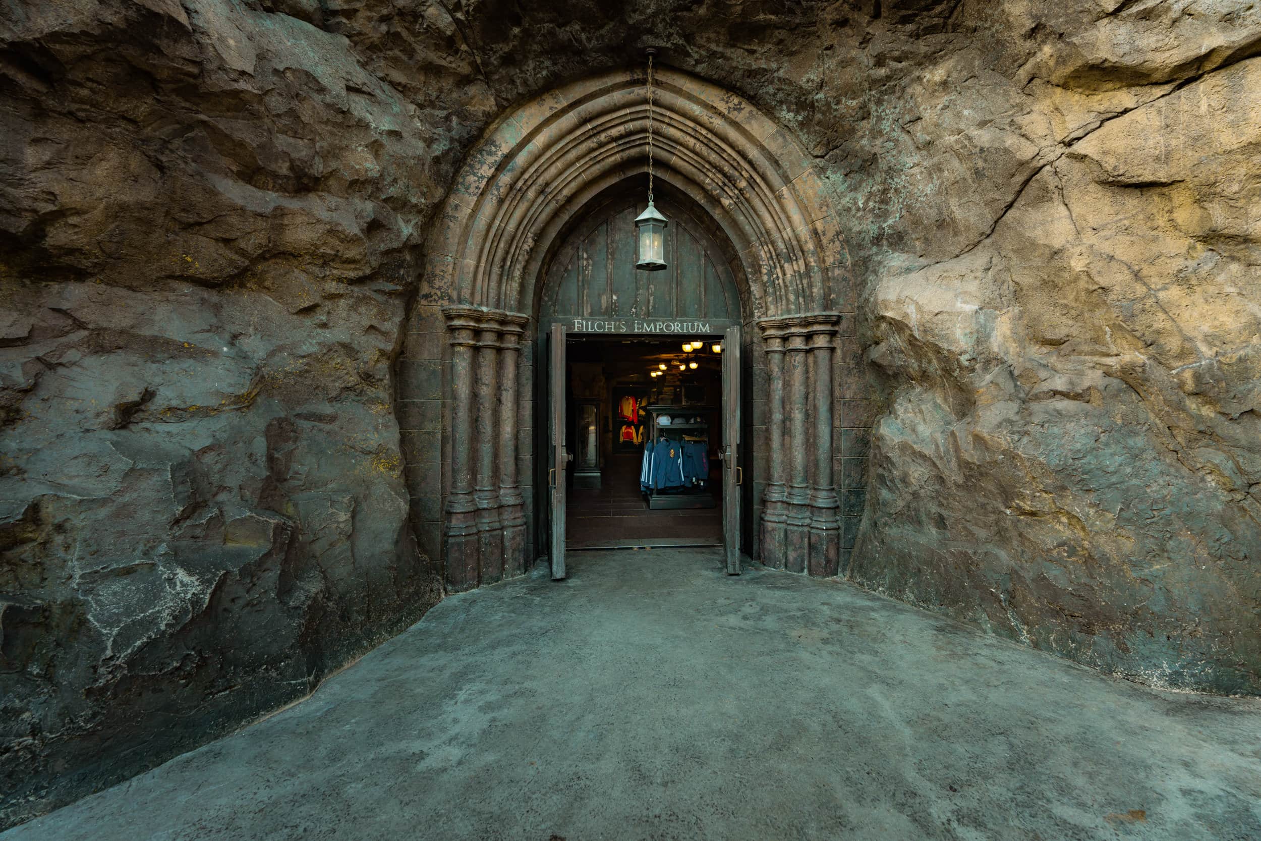 Filch's Emporium of Confiscated Goods at Universal Islands of Adventure ...