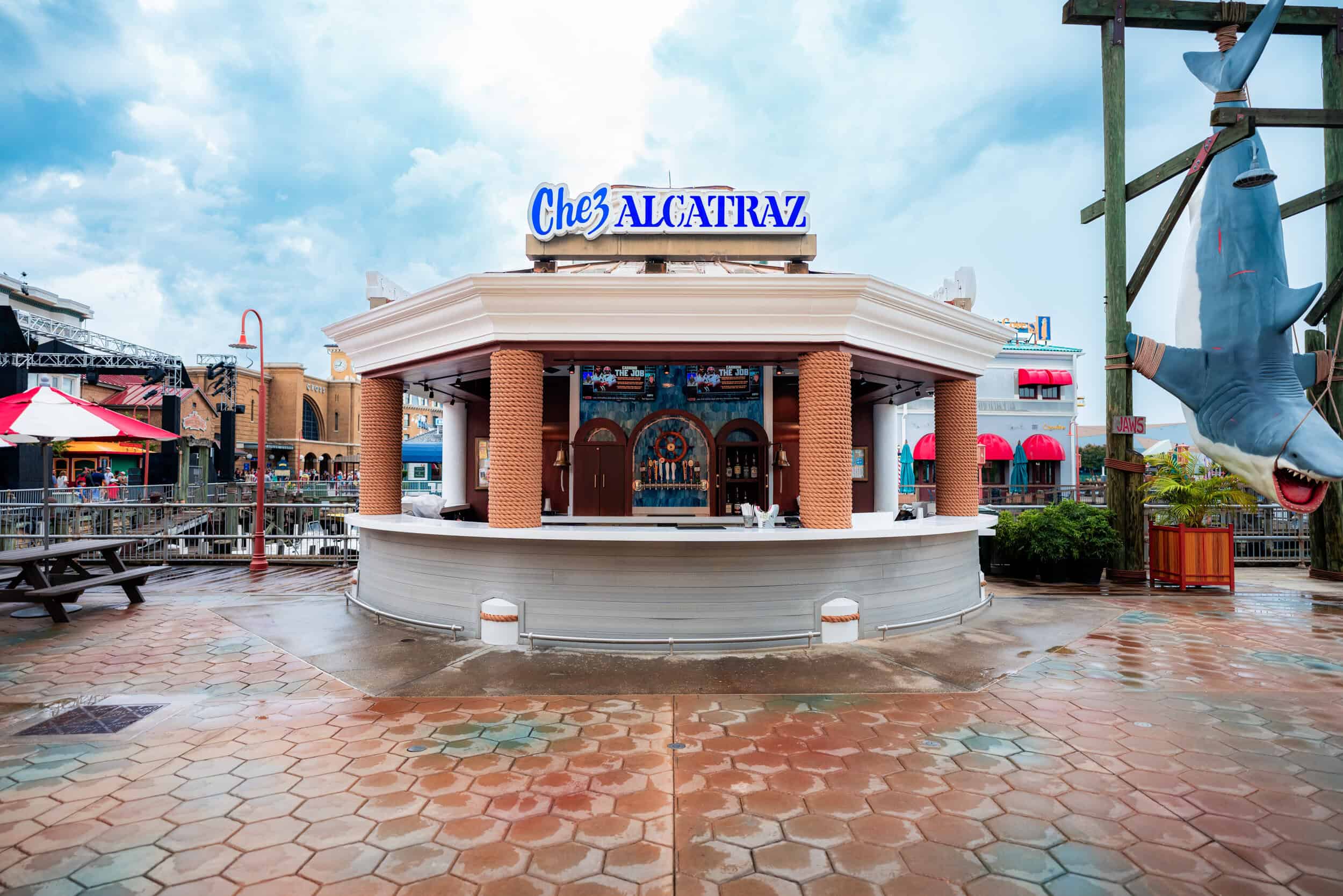 Chez Alcatraz (limited-service bar) at Universal Studios Florida ...