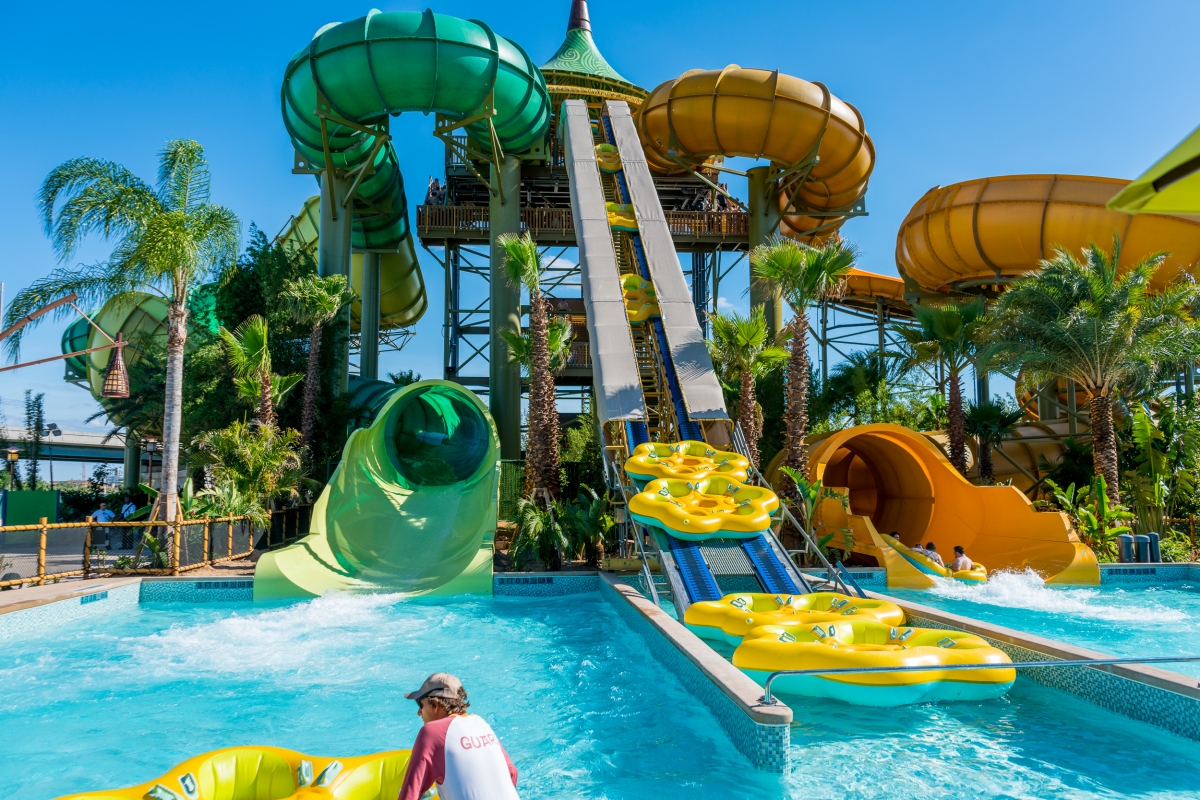 Maku Puihi Round Raft Rides at Universal's Volcano Bay - Orlando Informer
