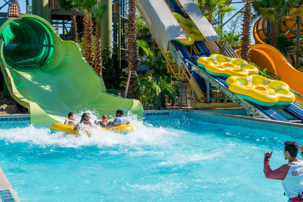 Maku Puihi Round Raft Rides at Universal's Volcano Bay - Orlando Informer